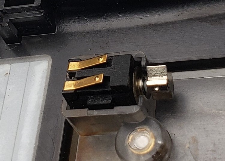 Mounting of cylindrical vibration motors on devices | Vybronics